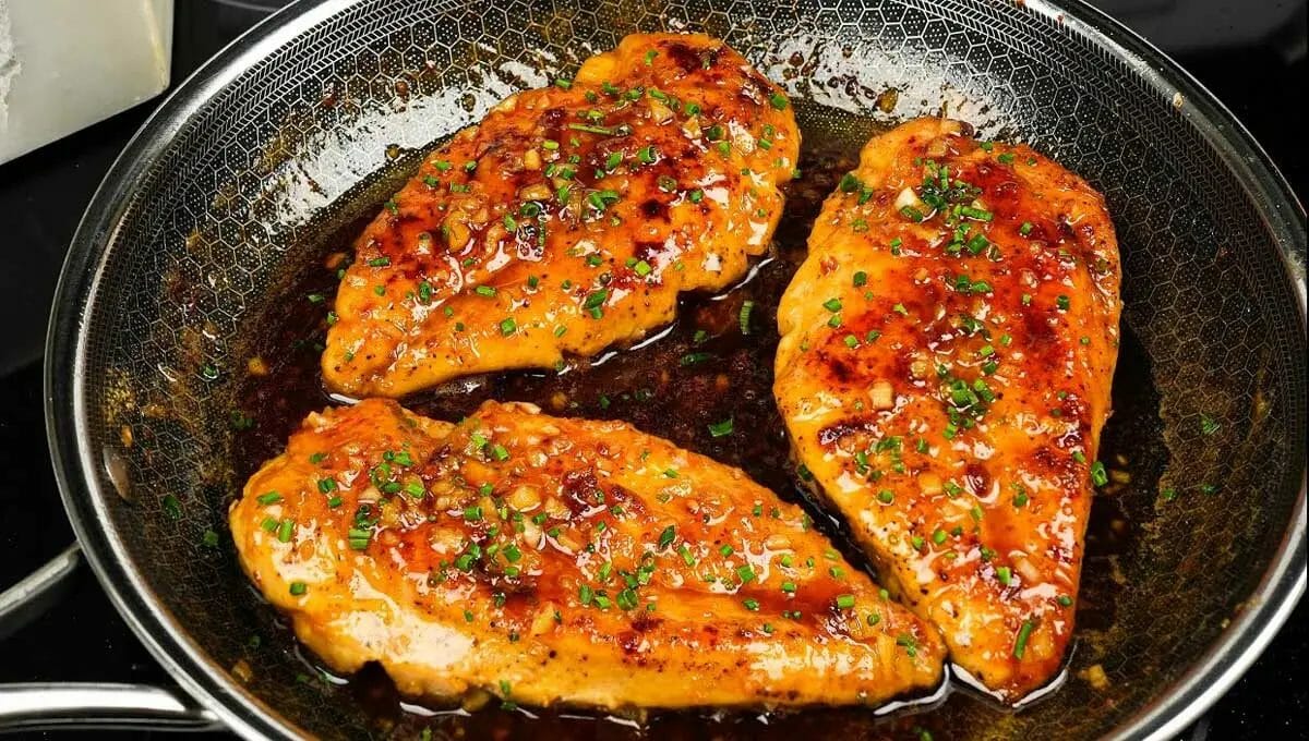 A receita de peito de frango mais fácil e saborosa que você pode fazer ...